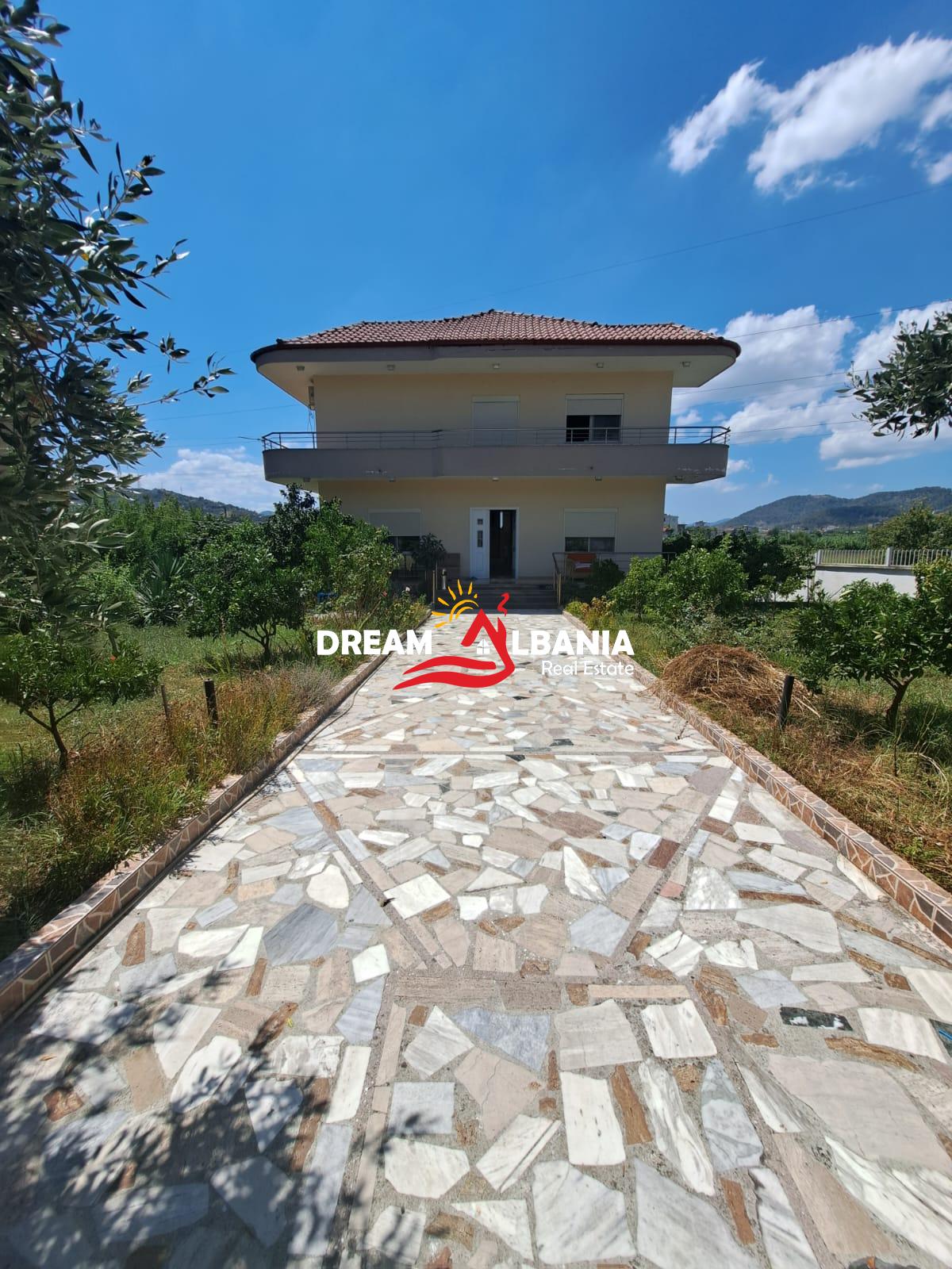 Vile 2 kateshe ne shitje ne Kombinat prane Market “Klodi” ne Tirane (ID ...