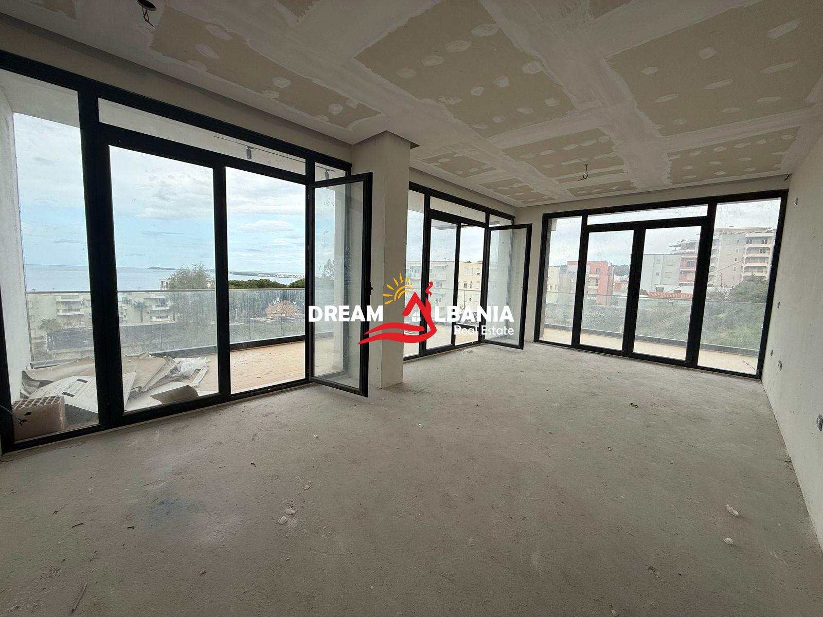 Super Apartament 1+1+post parkimi ne shitje ne Vlore ne bregdet prane ...